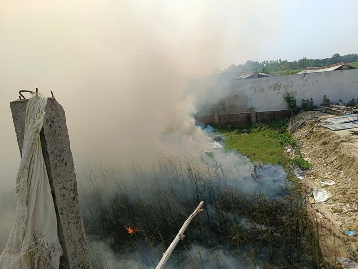 Miyanganj Chowk Fire | Empty Plot Blaze Locals Gain Control