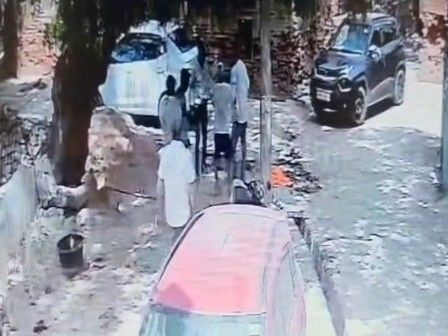 Ghatampur Car Removal Spat Leads to Brawl, FIR Filed | MLA PRO Beaten