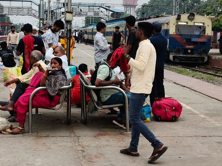 DDU Rail Division Works Affect Daily Passengers | Ara-Banaras MEMU ...