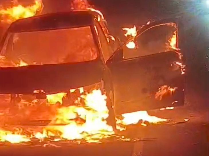 Kakod Sunpeda Bridge Car Fire | No Casualties