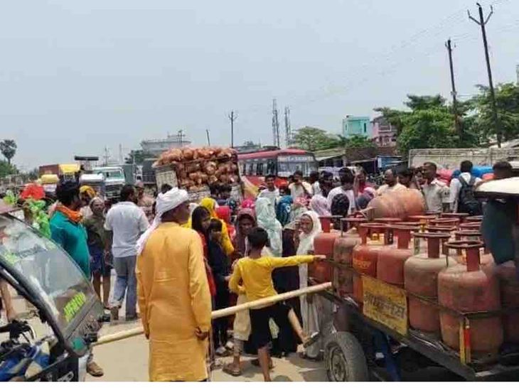 Motihari NH-28 Jam | Power Cut Protest