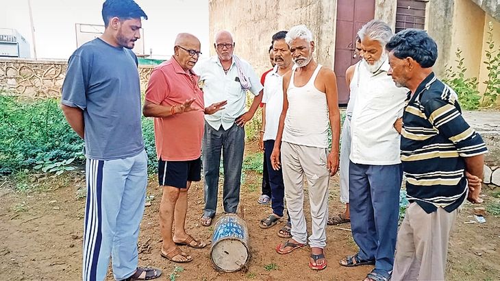 Demand for action against those who waste water by opening the tank valve