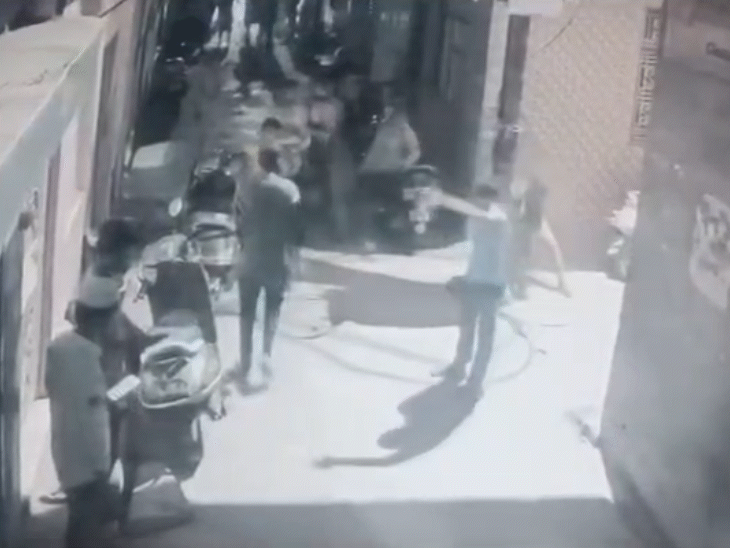 Gwalior Stone Pelting | Neighbors Dispute CCTV Investigation