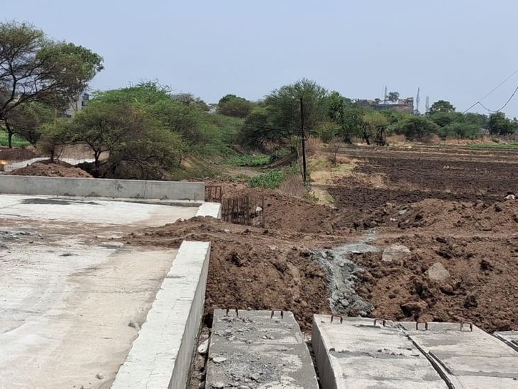 Dhar Monsoon Water Crisis Looms | Railway Work Blocks Munj Talab