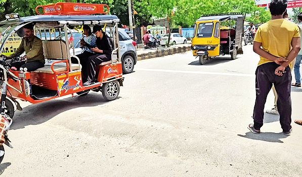 No lining on speed breakers in the bus stand area