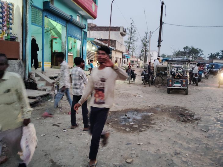 Shravasti Ikona Road Bad Condition | Traffic Problem