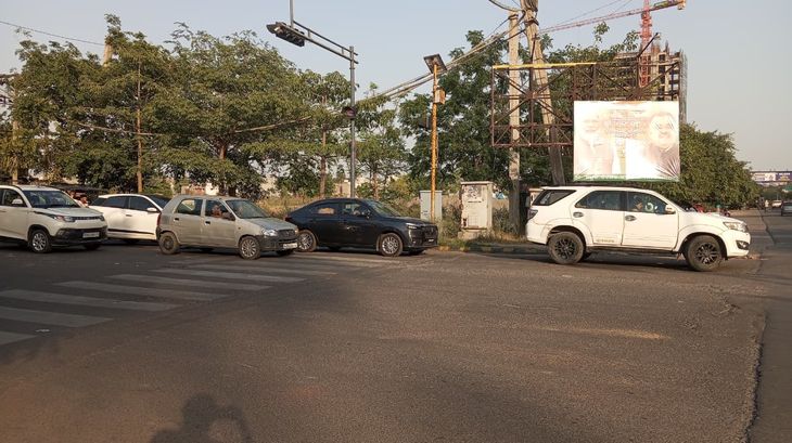 Despite strict measures, people are not refraining from breaking ...