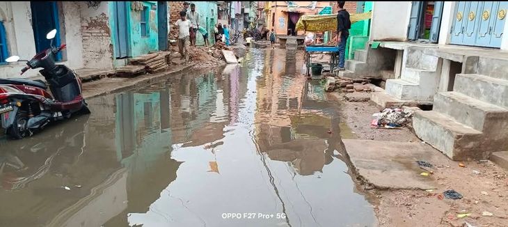 Dumraon gets waterlogged in the first shower of rain