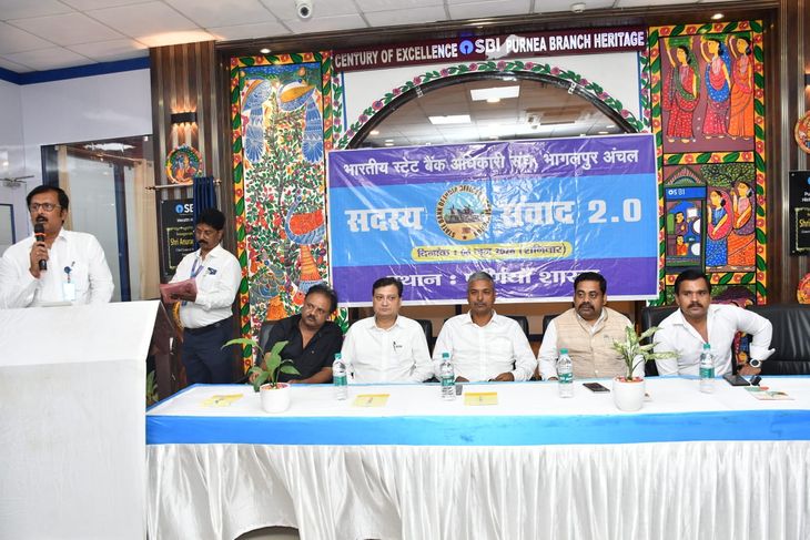Several issues were discussed at the officers' union meeting.