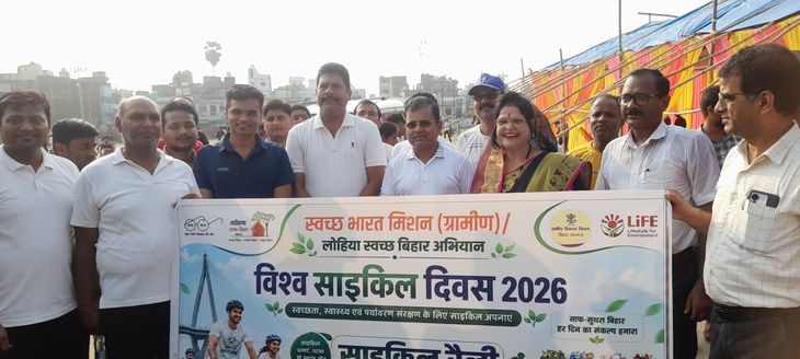 Message of cleanliness and environmental protection on bicycle wheels