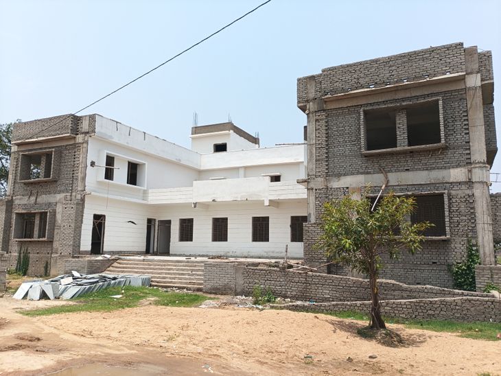 Chhaura-danon Panchayat Govt Building Construction Halts | Fund Crunch