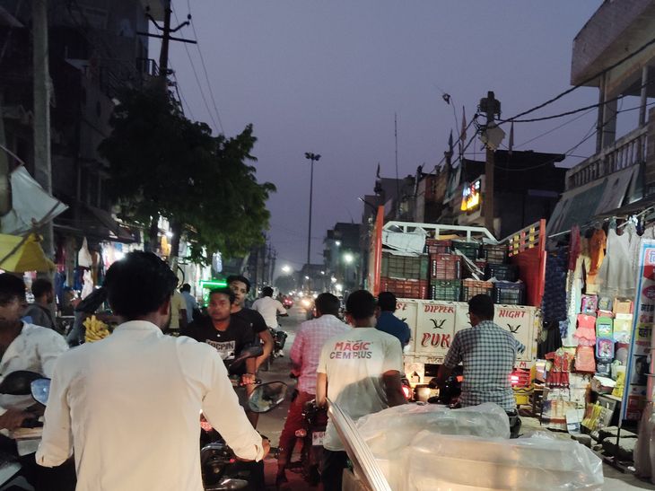 Ekouna Traffic Jam | Dilkash Mobile Shop Parking & Encroachment Woes