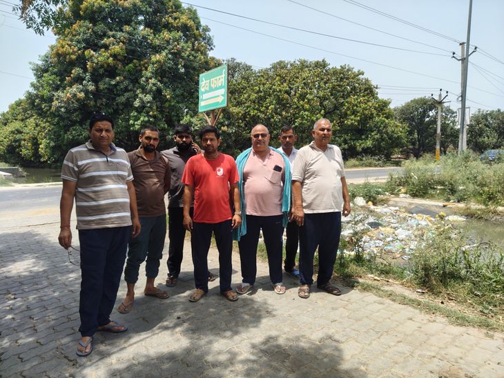 Muradnagar Bad Smell | Jalalabad Minor Bridge Dead Animals; Irrigation ...
