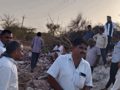 Balesar Stone Cutting Slurry Road Blockage | Villagers Demand Action