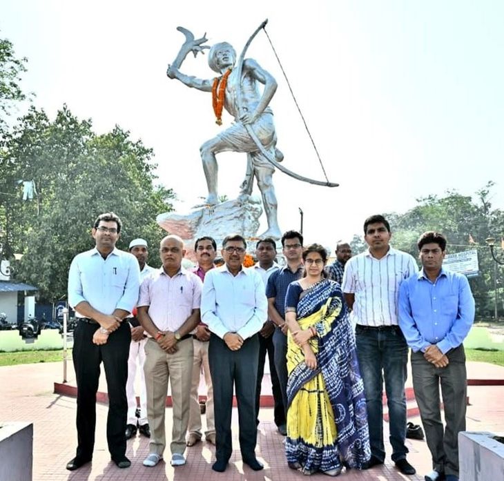 Pledge to follow the ideals of Birsa Munda