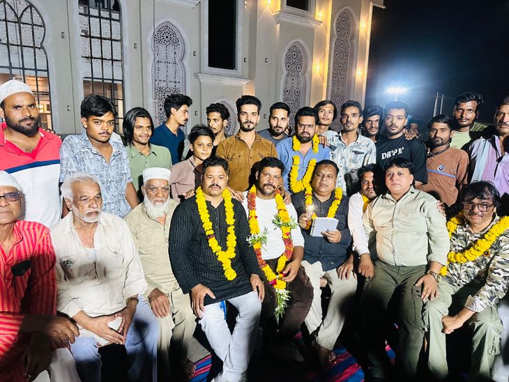 Sheikh Owais unanimously became the head of the Jummapura Moharram ...