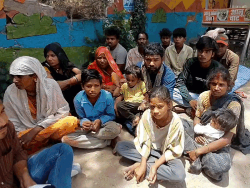 MP Labourers Protest Alwar | Unpaid Wages For Mother Tree Scheme