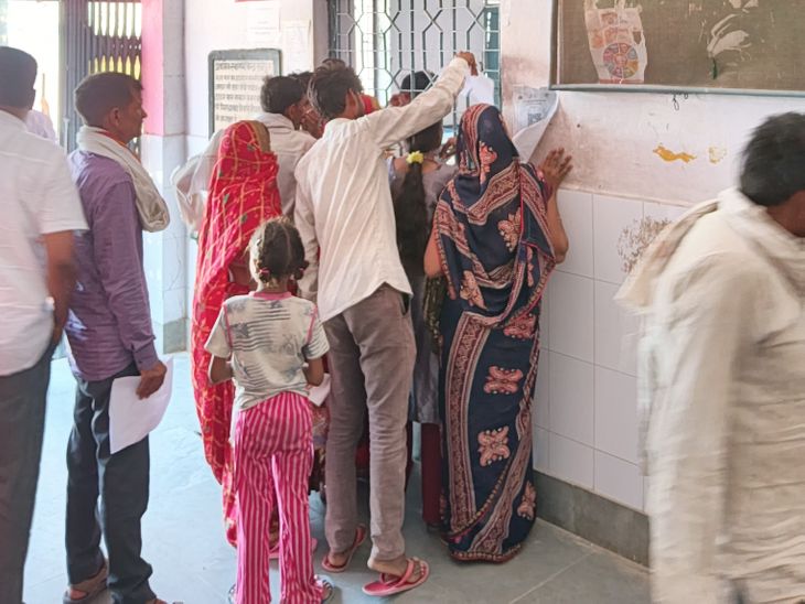 Rajepur CHC Sees Fever, Vomiting Patients Crowd Due to Heat | UP News