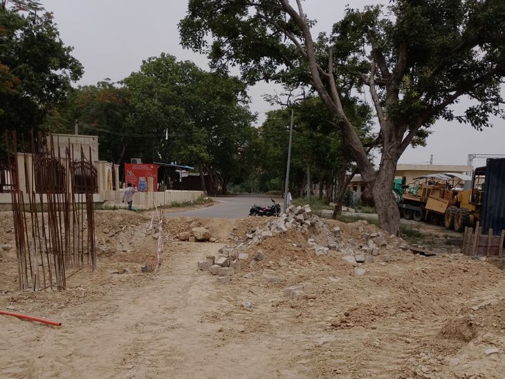 Darshannagar Station: Crores Spent on Amenities, Yet Facilities Stalled