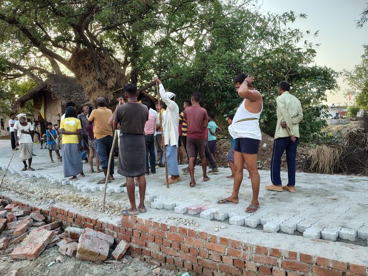 Silmi Gadhwa Chak Marg Band: Tehsildar Orders Probe, Villagers Protest