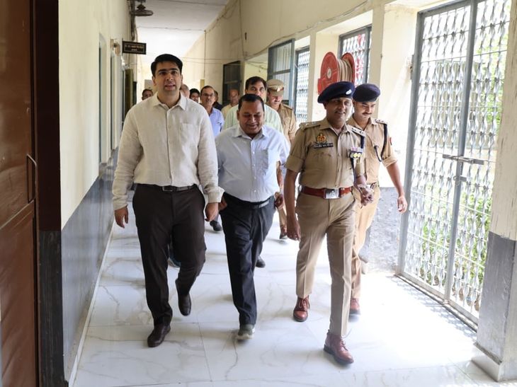 UP Police Recruitment Exam Hathras | DM-SP Inspection
