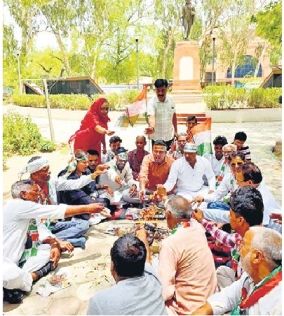 Congress conducts Sadbuddhi Yagna against BJP government-Election ...
