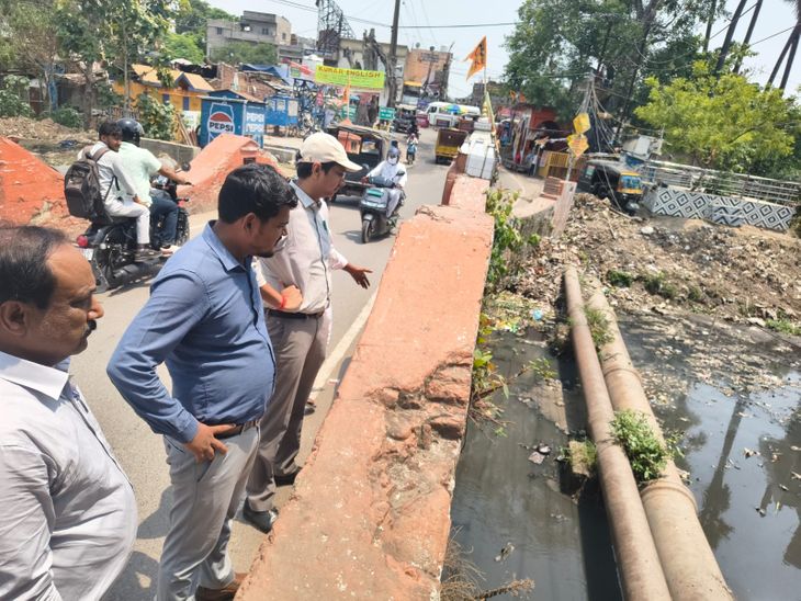 Municipal Commissioner furious over dumping of waste in drain during ...