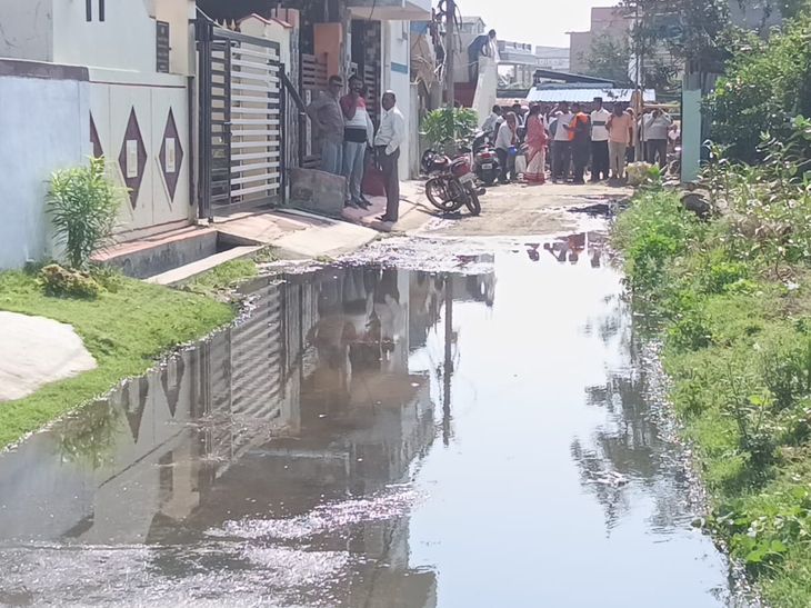 Balaghat Waterlogged Homes | Pre-Monsoon Rain; Private Land Obstruction ...