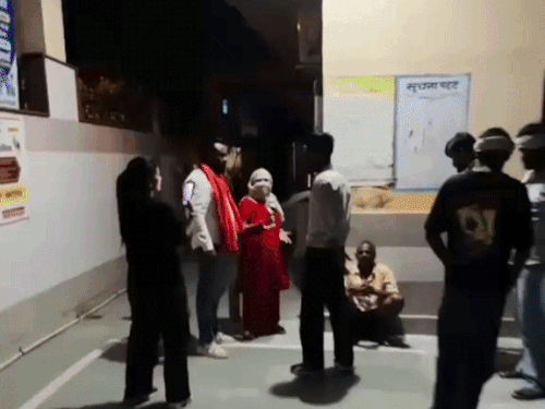 Alwar Pensioner Bhawan Arrest | VHP, Bajrang Dal Raid; Guard Held