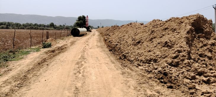 Work on Thadoli-Khekdi road stalled due to pipeline digging