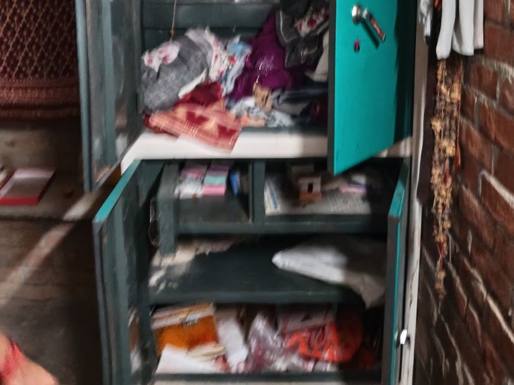 Farrukhabad Theft: Cash & Jewellery Box Missing, Police Investigating