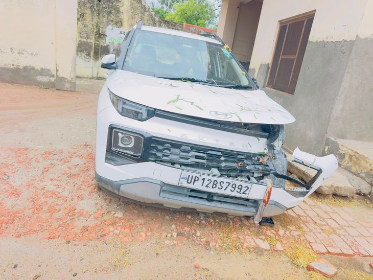 Delhi-Pauri Highway Accident | Tree Fall on Car, Driver Safe