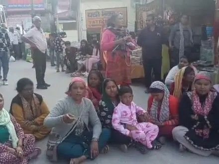 Joshimath Narsingh Temple Gate Protest | Women vs Police