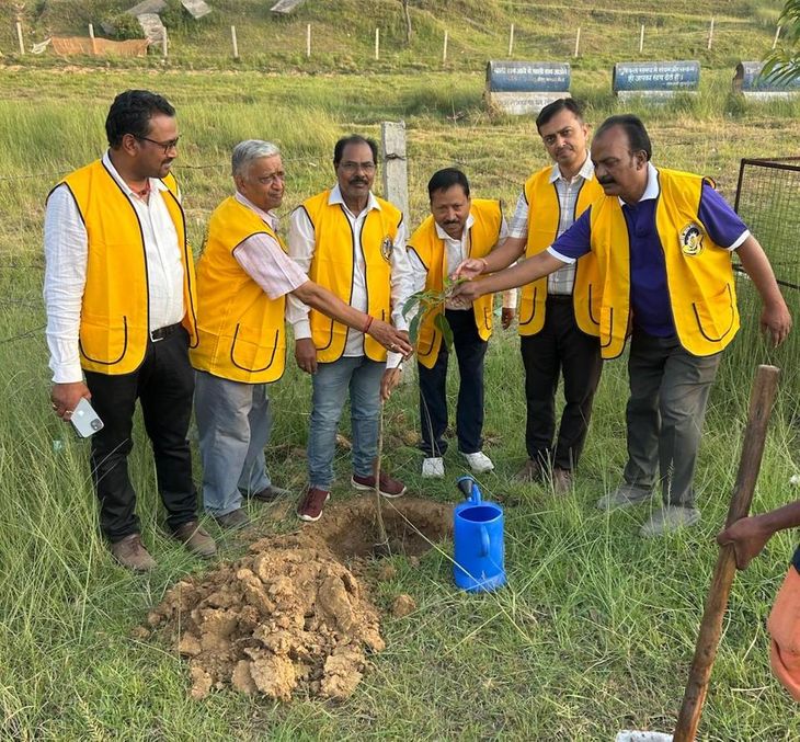 Lions Club planted trees at Harmu Muktidham