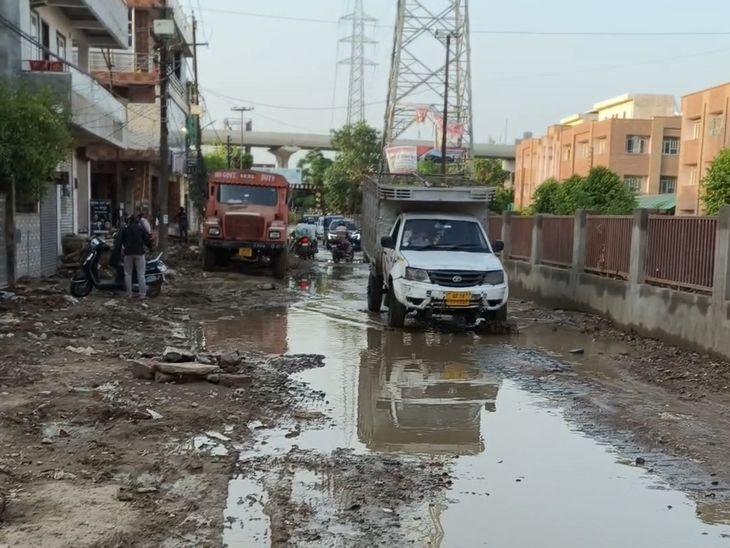 Kanpur Kalyanpur Waterlogged Road | Traffic Jam CM Grid Work