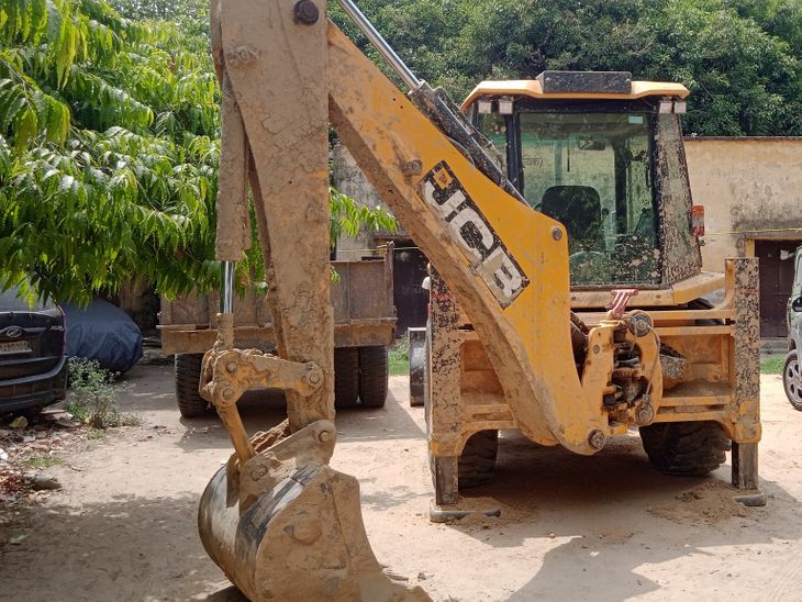 Bareilly JCB Seized | Illegal Land Grab Attempt Fails