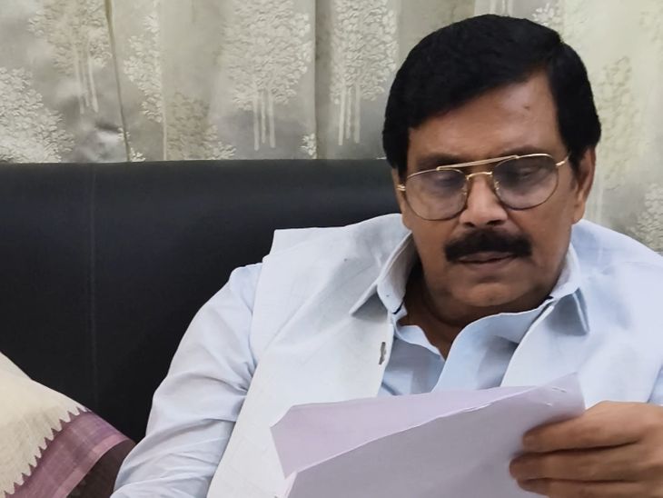 Anand Mohan Attacks Minister Shweta Gupta | Sitamarhi Land Grab Probe