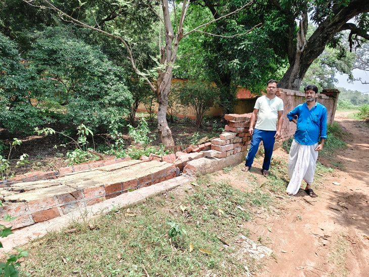 Wild elephant breaks the boundary wall of Nagababa temple, increasing ...