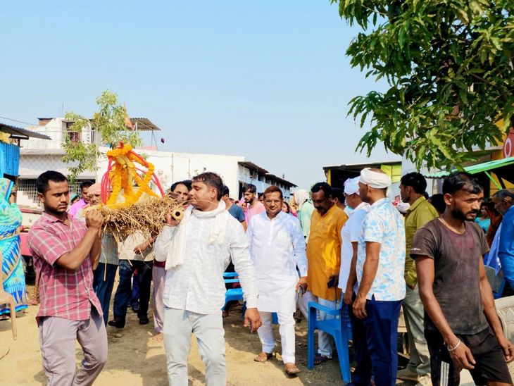 Basti MLA Rajendra Chaudhary Condolence Visit | Sugriv Chaudhary Demise