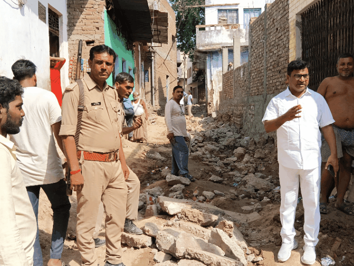 Mau SDM Ram Rishi Ramans Loudspeaker Drive for Encroachment Removal