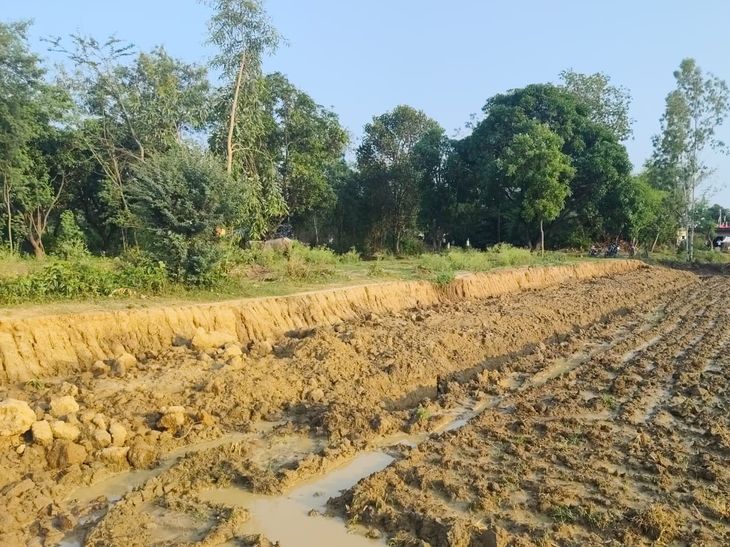 Mahmoodabad Farmer Seeks Justice From CM Over Land Dispute