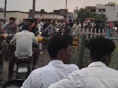 Khurai Railway Gate 7 Jam | Traffic Disruption Near Khaira Naka