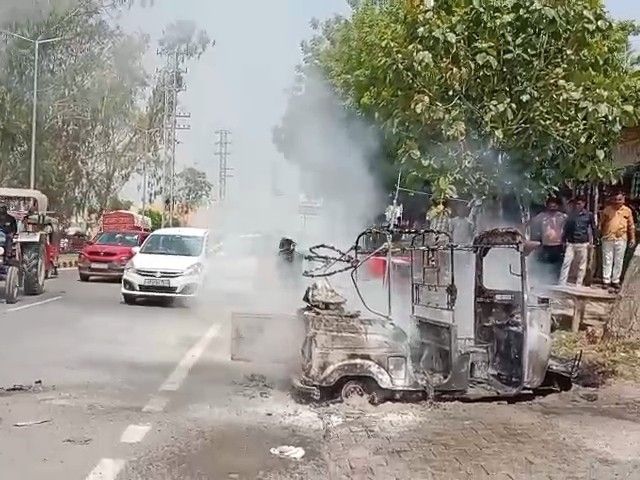 Mathura CNG Pump Fire: Auto Catches Blaze, No Casualties