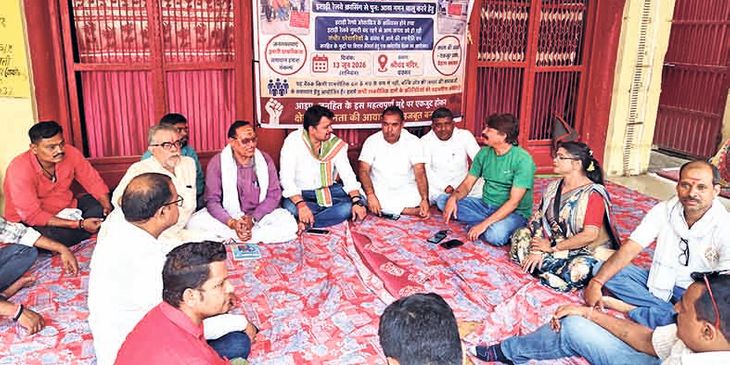 Demand to restore railway crossing by 15