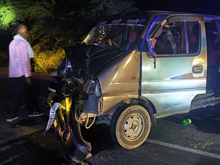 Yamuna Bridge Collision | Eco & Safari Cars Crash; 7 Injured in Balrai