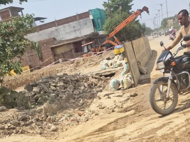 Sarangpur Ring Road Water Pipe Damage | Villagers Protest Warning