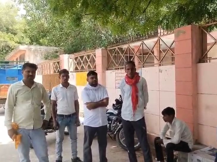 Firozabad Farmer Dies Snakebite | Paddy Planting Accident