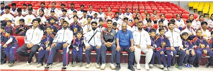Desert players shine on the ice, win national ice hockey bronze in the ...