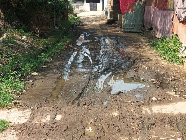 Jeewal Village Drainage Woes | Commuters Face Muddy Paths, Demand ...