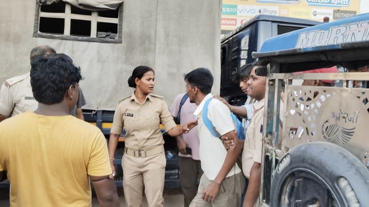 A candidate was caught thinking he was a pickpocket and was released ...